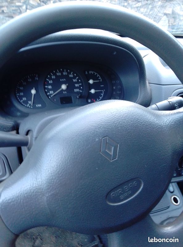 Renault Clio 2 RTA , 1400cm3; essence sp95 - Voitures