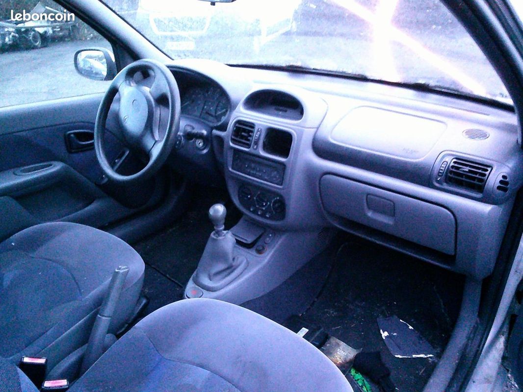 Renault Clio 2 Phase 1 1 2i 8v 1149 Cm3 D7f 726 2001 Équipement Auto