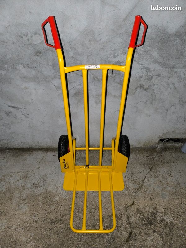 Manutan Expert - Diable acier 250kg bavette mixte - Roues increvables ...