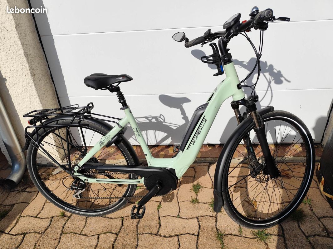VAE AEB 800 TREKKING de marque VELO DE VILLE - Vélos