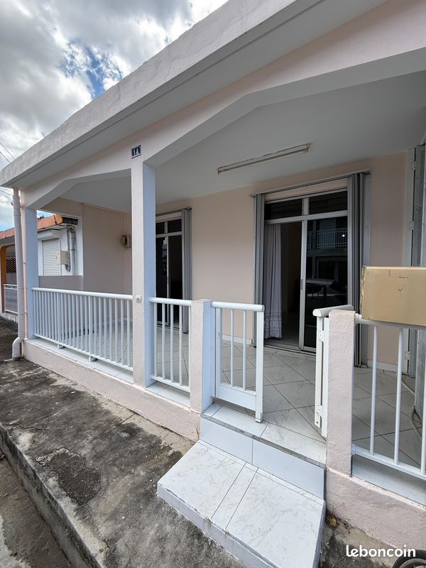 Logement entier : hébergement - Port-Louis, Guadeloupe - Locations ...