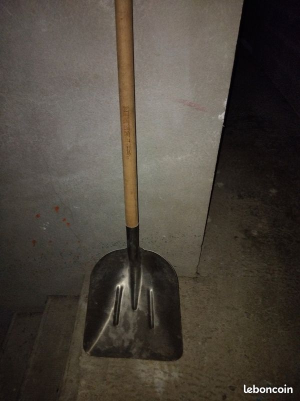 Pelle à neige - Matériel agricole