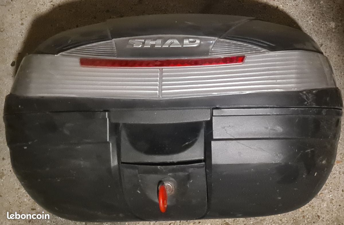 TopCase SHAD modèle SH-37 avec une clé en TBE - Équipement moto