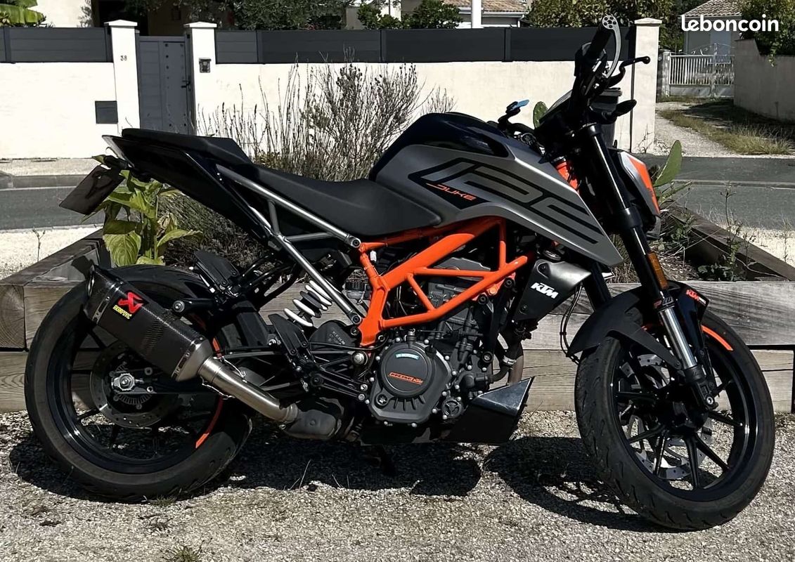 Moto KTM DUKE 125 cm3 en TRES BON ETAT - Motos