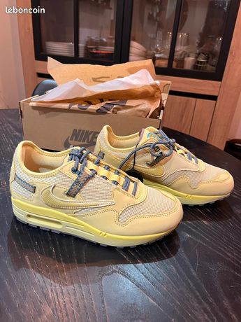 Nike travis scott d'occasion - Chaussures - leboncoin