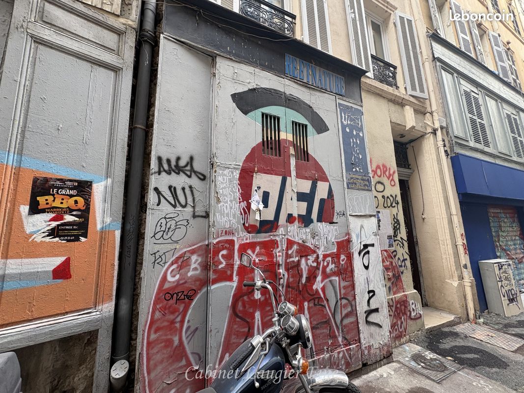 Local 37 m² Marseille - Bureaux & Commerces