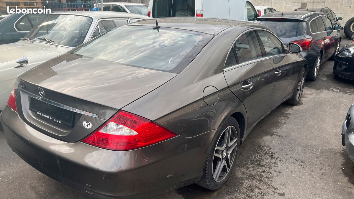 Mercedes benz CLS 500 - Voitures