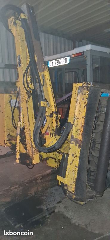 Épareuse rousseau 4 20 avec rotor marteau - Matériel agricole