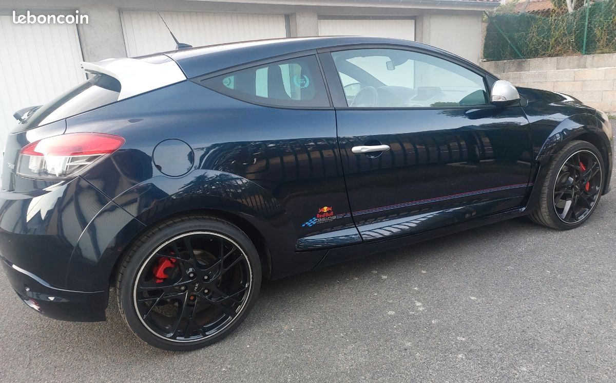 Megane RS Red Bull RB8 🚗 - Voitures