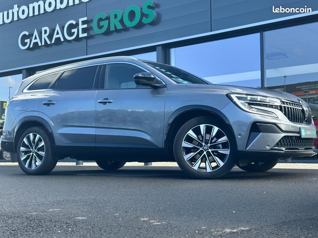 Renault Espace VI E-Tech hybrid 200 Techno - Voitures