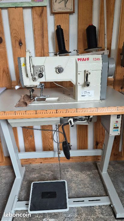 Machine à coudre industrielle Pfaff 1245 - Équipements industriels
