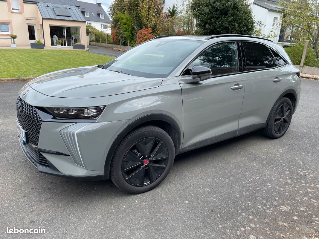 DS7 diesel 2023 - Voitures