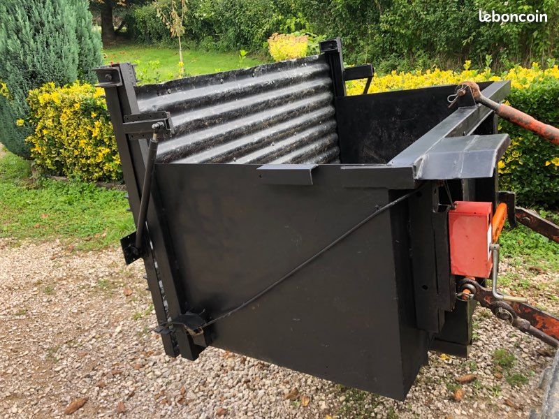 Benette artisanale - Matériel agricole