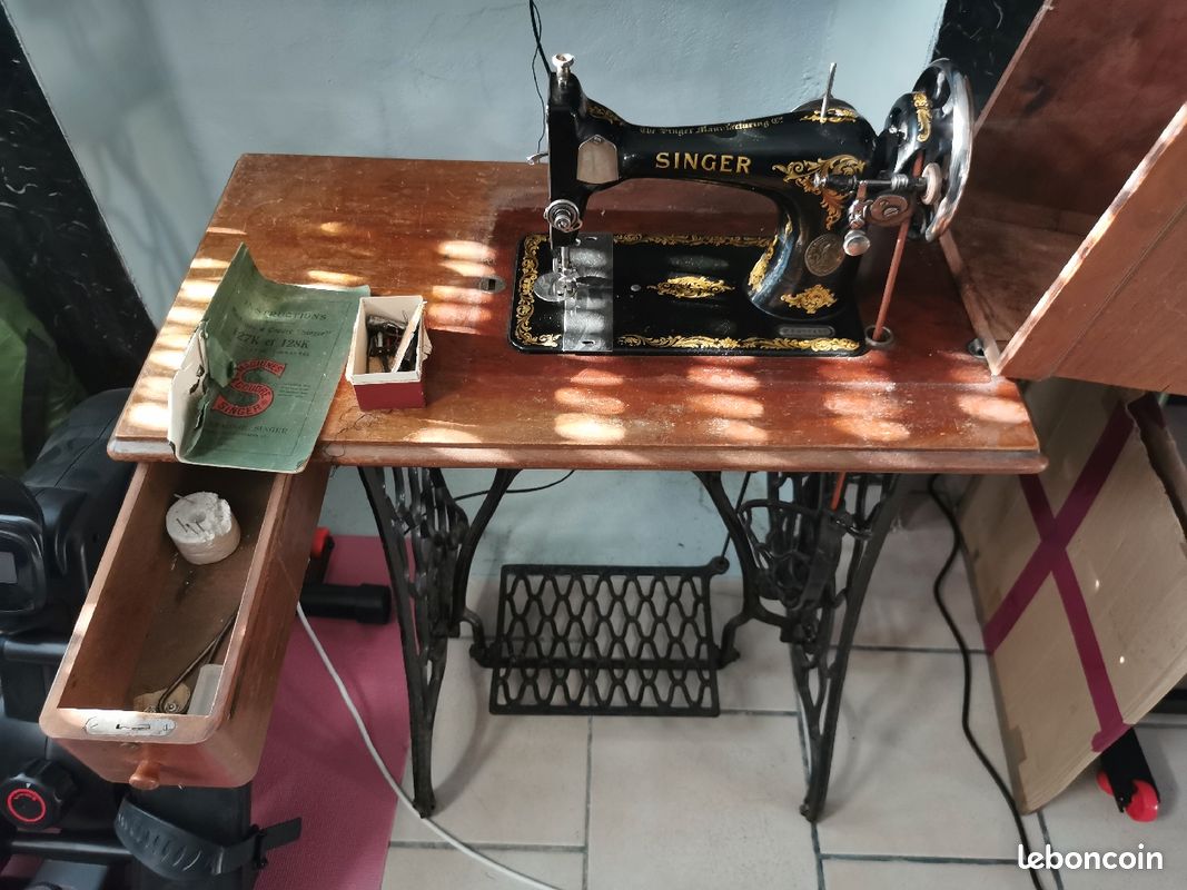 Machine à coudre ancienne singer - Collection