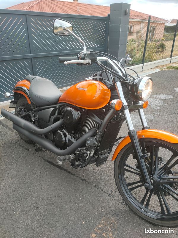 Très belle moto Kawasaki 900 vn - Motos