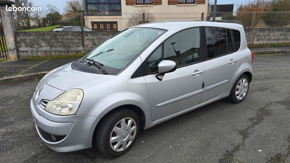 RENAULT Grand Modus 1.2 i 16V eco2 75 cv bon état généal 96000km - Voitures