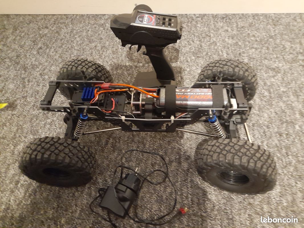 Chassis de Crawler ftx MAULER , radio accu ,, chargeur , ressorts dur ...