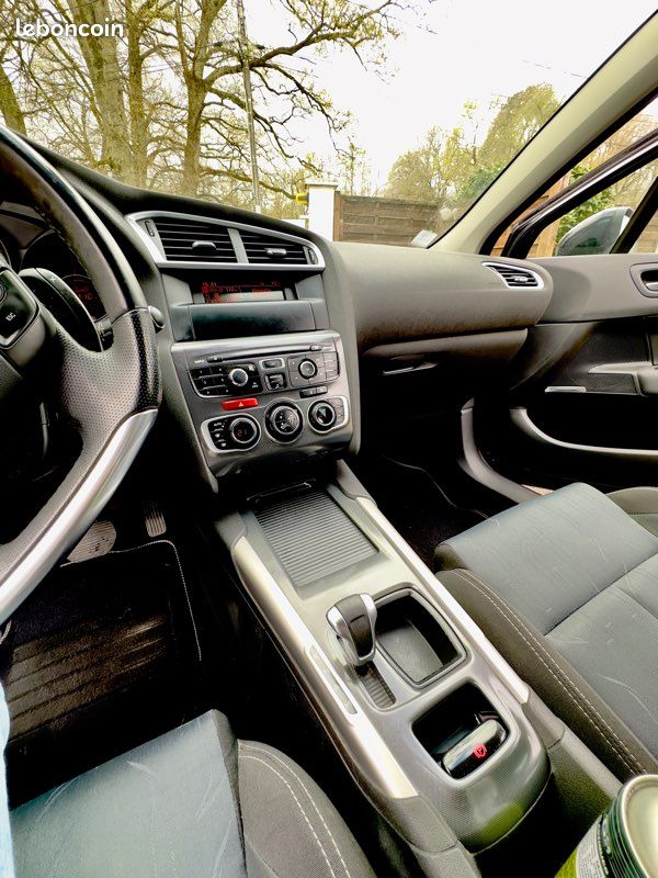 Citroen C4 II 1,6L e-hdi 112ch - Voitures
