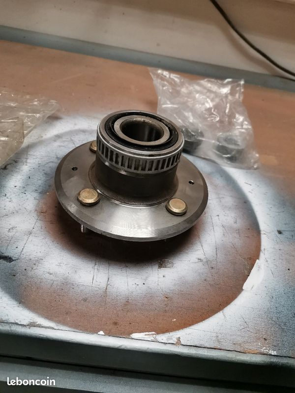 Moyeux de roue - Équipement auto