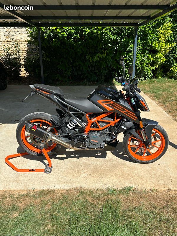 Moto ktm duke 125 Black édition 2021 - Motos