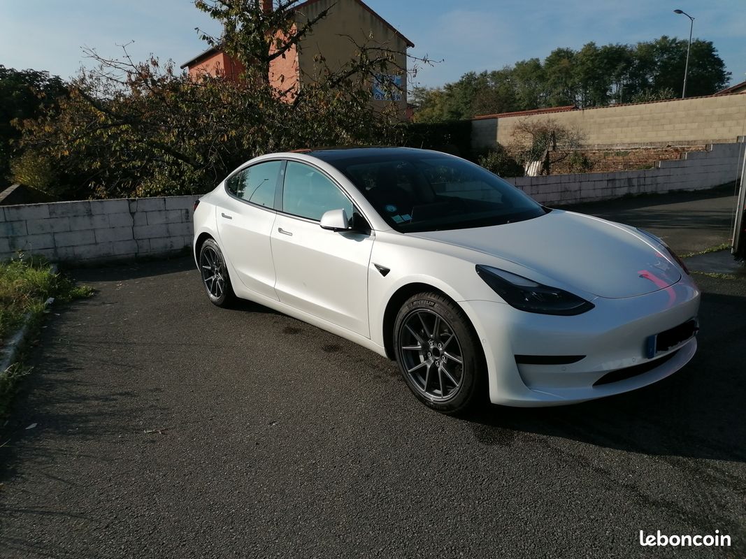 Tesla Model 3 - Voitures