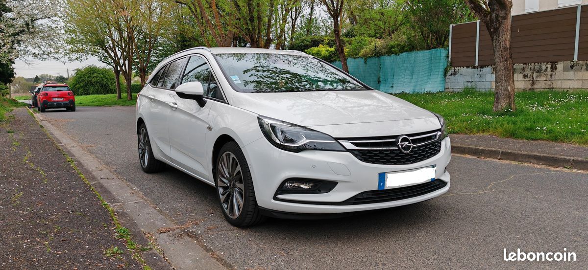 Opel Astra V SPORTS TOURER 1.6 DIESEL 136 ELITE AUTO - Voitures