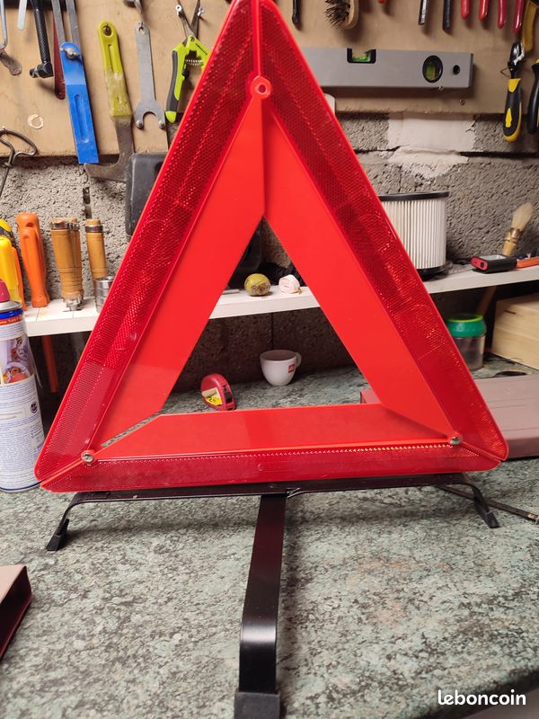 Triangle de signalisation - Équipement auto