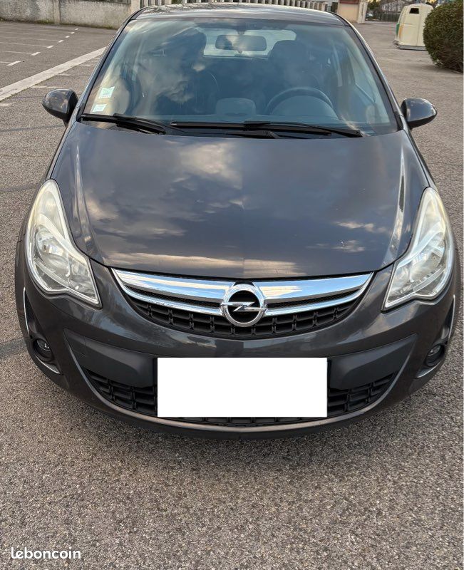 Opel Corsa - Voitures