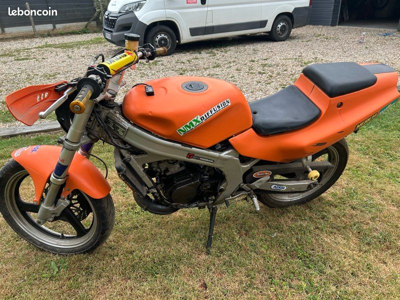 125 Suzuki rgv - Motos