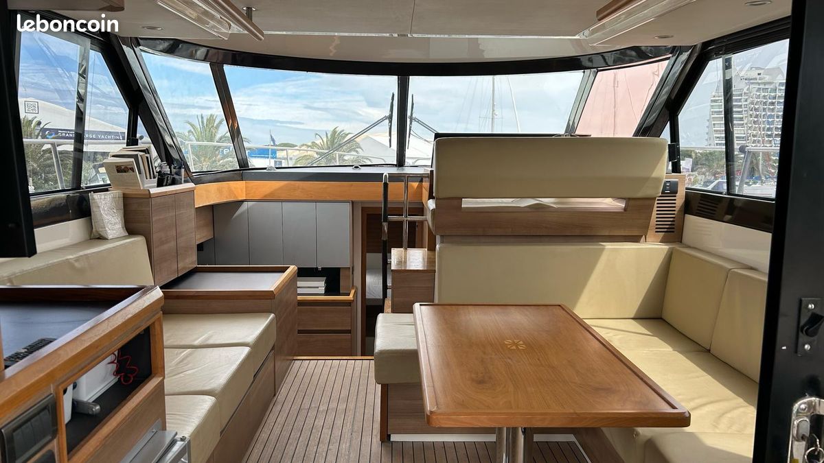 Sealine F42 - Nautisme