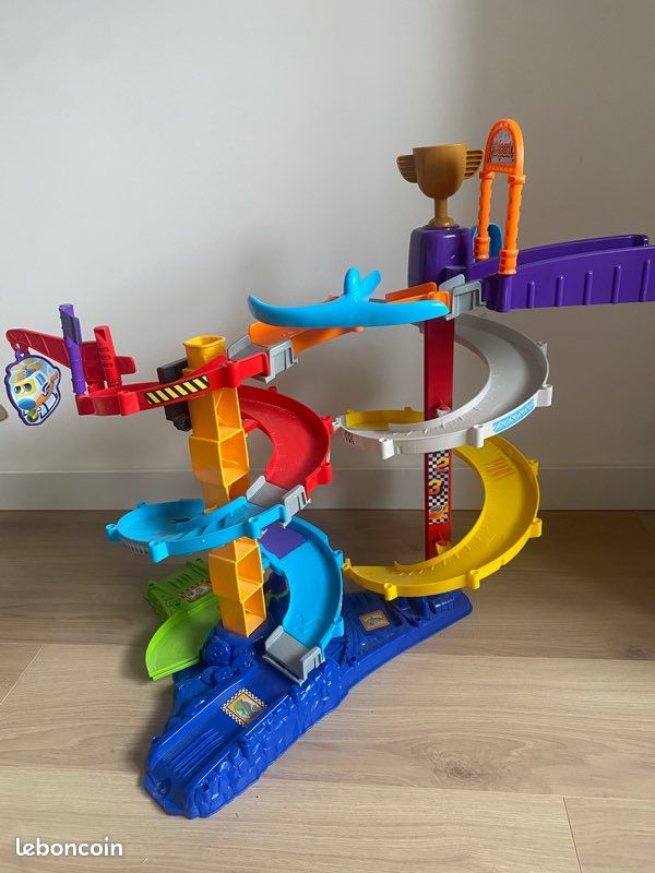 Tut tut bolides - Méga Circuit spirales - VTech Tour Supertornado ...