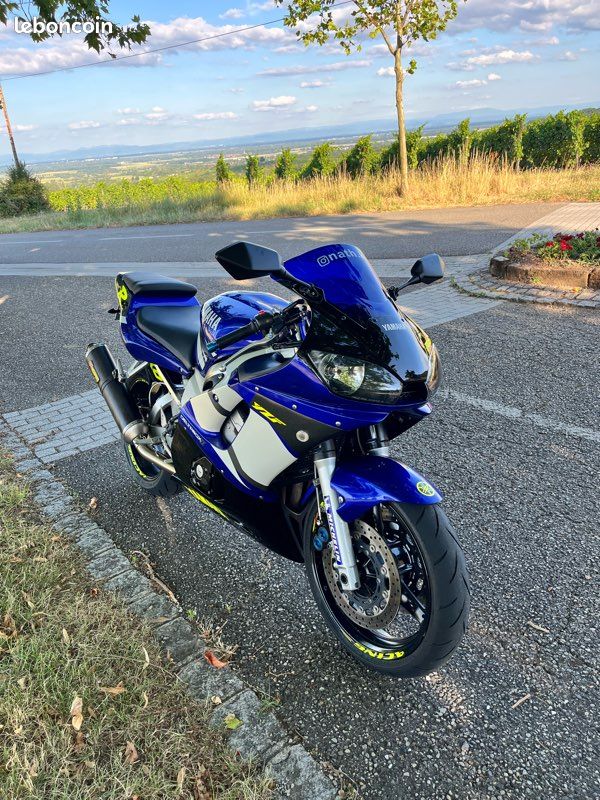 Yamaha r6 - Motos