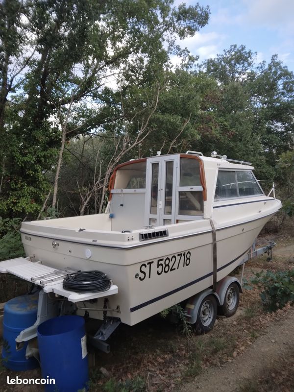 Bayliner explorer 2070 - Nautisme
