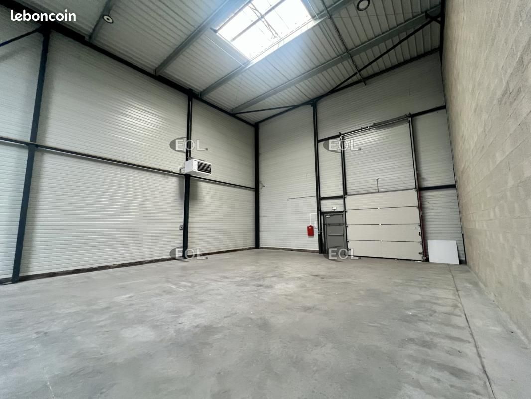 Local bureaux 400 m² - Bureaux & Commerces