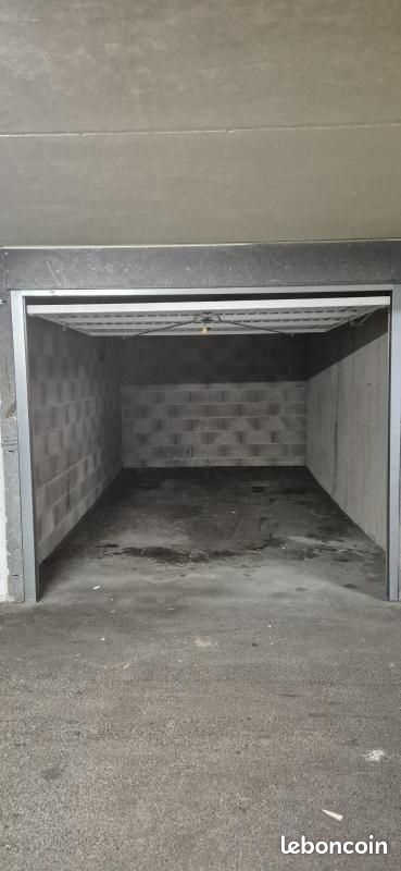 Garage/box 14 m² Besancon - Locations