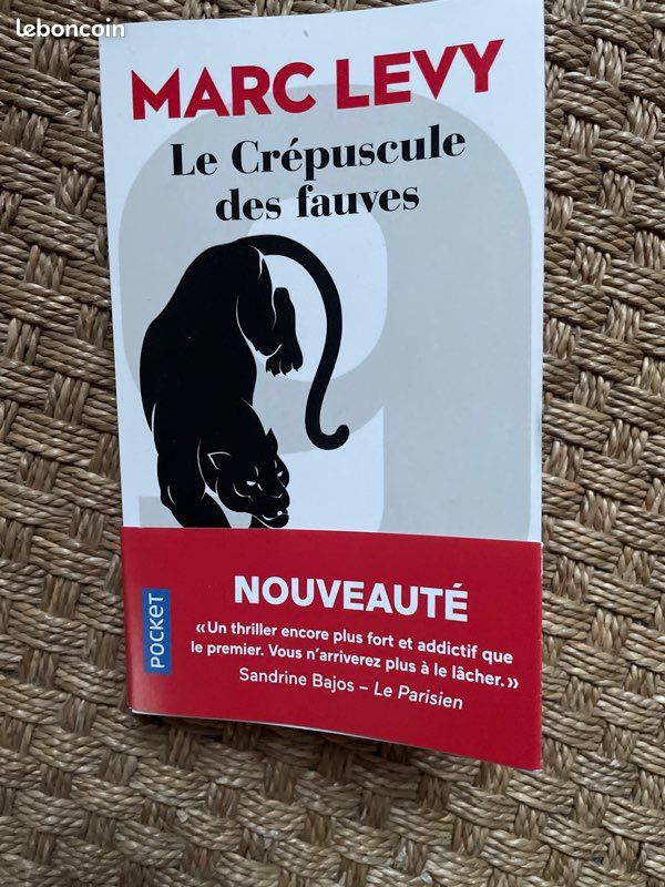 Le crépuscule des fauves Marc Lévy - Livres