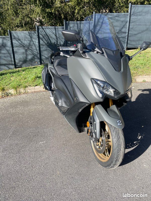 T Max 560 - Motos