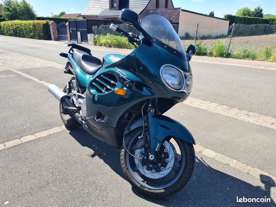 Triumph Trophy 900 1996 - Motos