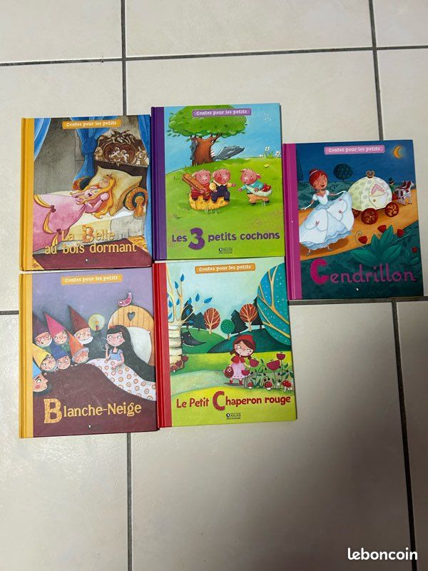 Lot de 5 livres neufs éditions Atlas - Collection