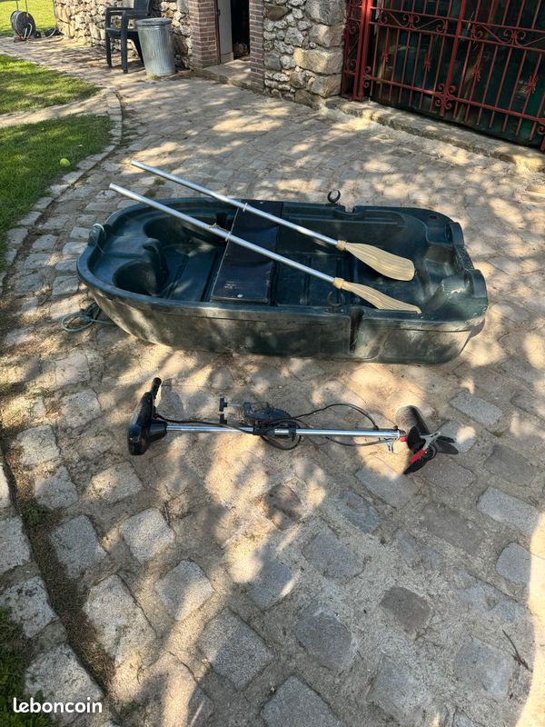 Barque + moteur - Nautisme