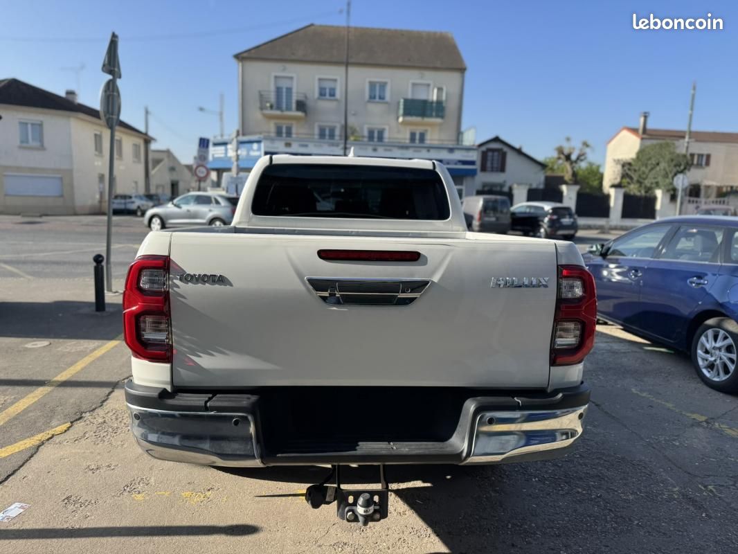 Toyota Hilux IV 4WD 2.8 D-4D 204 DOUBLE CABINE - Voitures