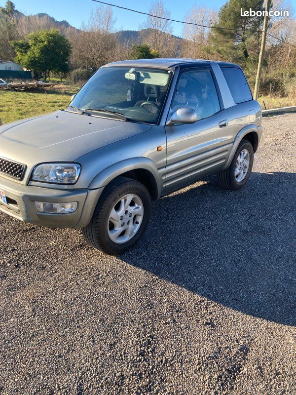 Toyota rav 4 - Voitures