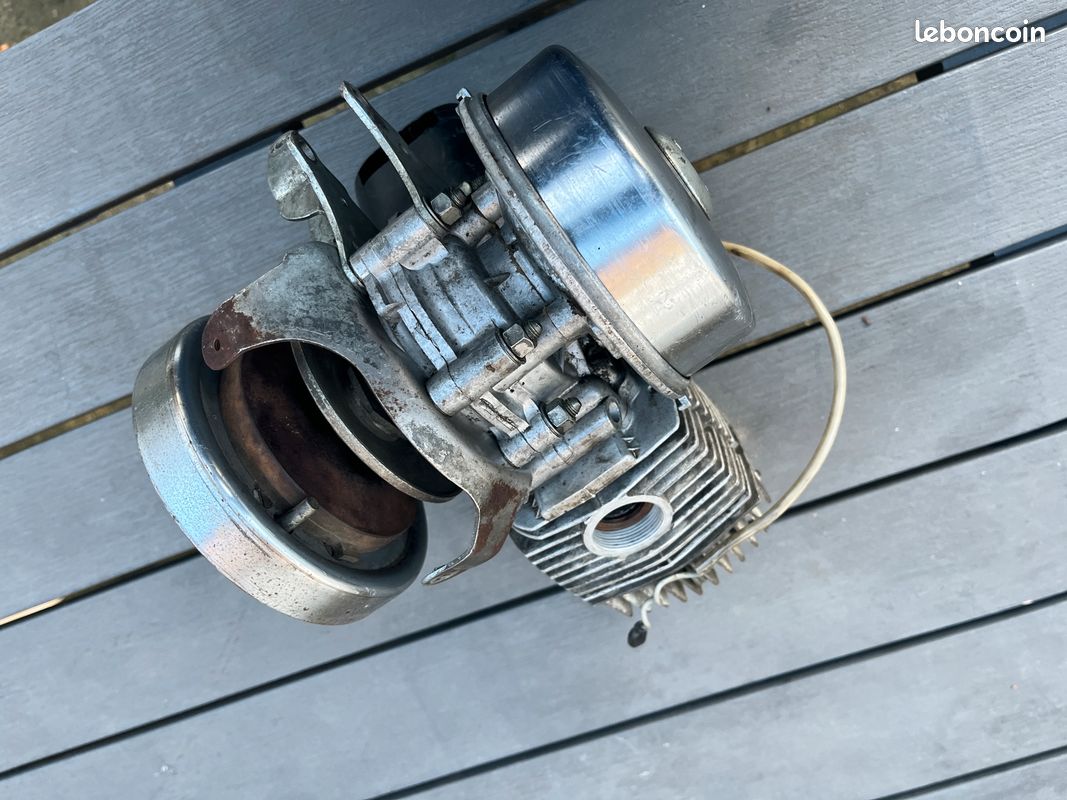 Moteur mobylette Motobécane AV7 - Motos
