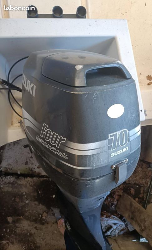 Bateau timonier Clear Liner 530 - Nautisme