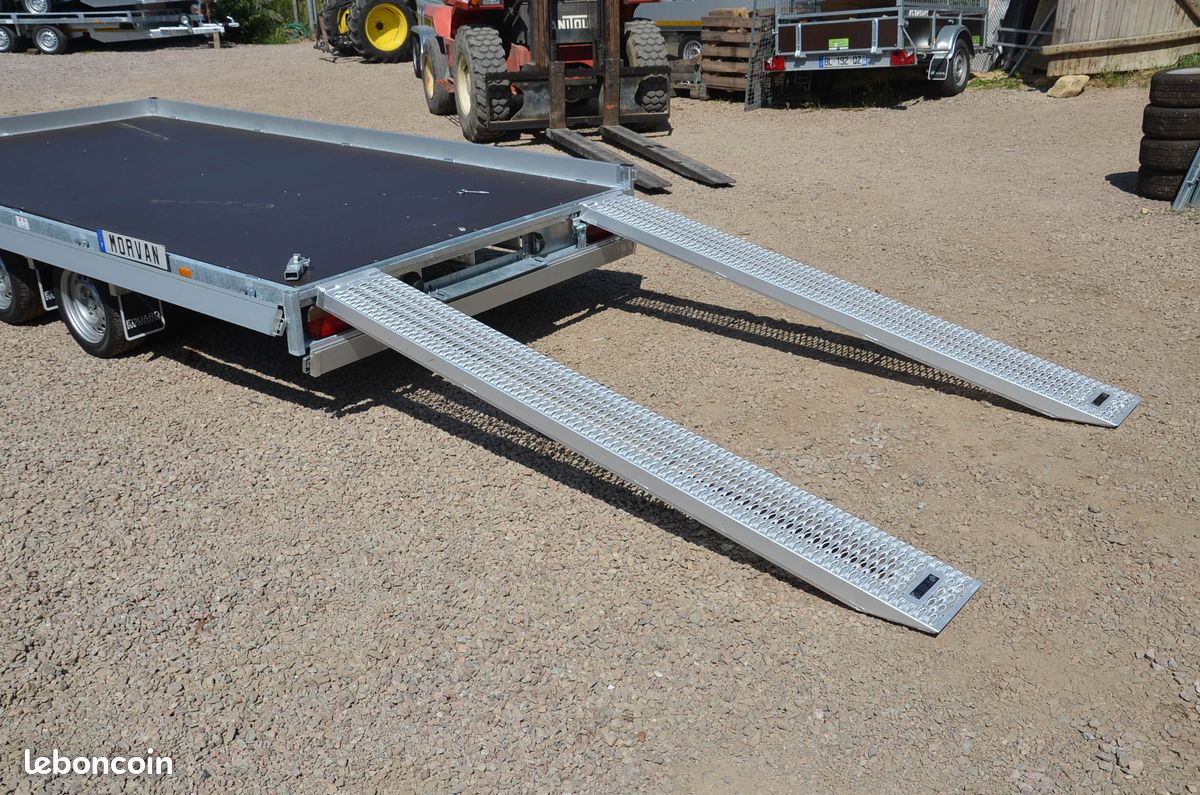 Remorque plateau multi - usages Eduard 2700kg - Équipement auto