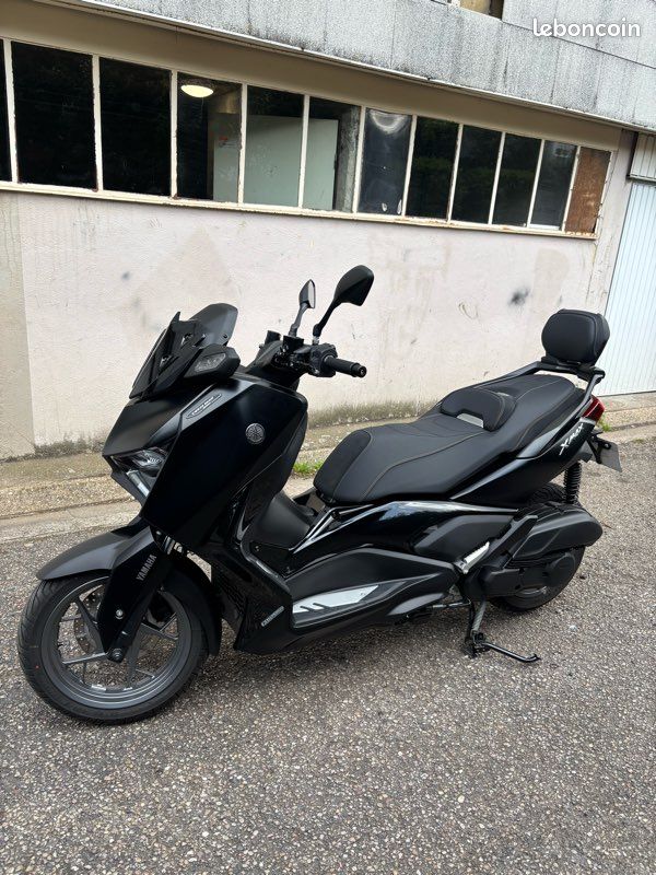 Yamaha Xmax Tech Max 2024 - Motos
