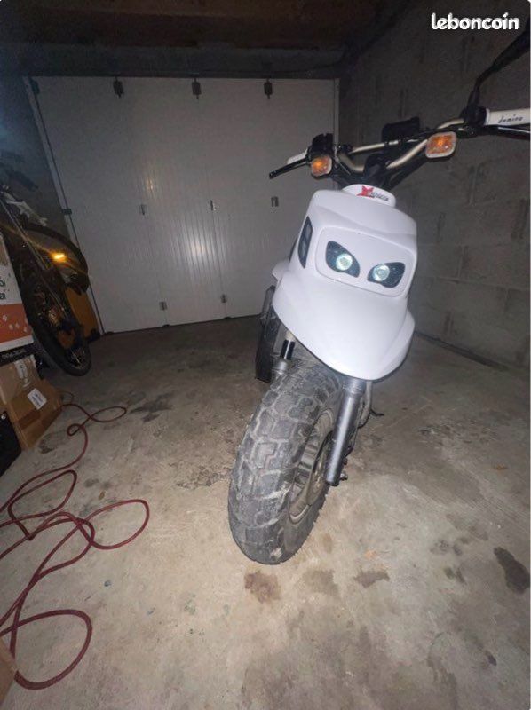 Mbk booster bcd - Motos