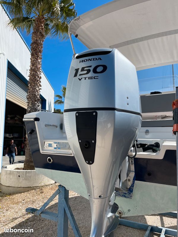 Copropriété White Shark 206 49% à 20000 - Nautisme