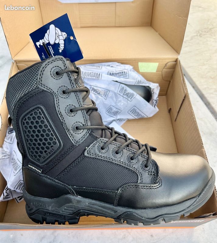 NEUVES MAGNUM STRIKE FORCE 8.0 pointure 40 - Chaussures