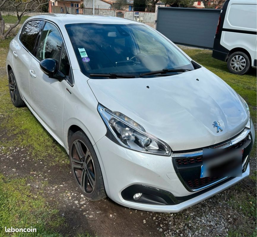 Peugeot 208 GT Line 110 ch - Voitures